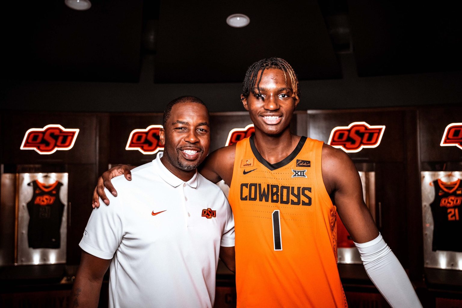 Texas Forward Isaiah Manning Names Oklahoma State in Top 6 | Pistols Firing